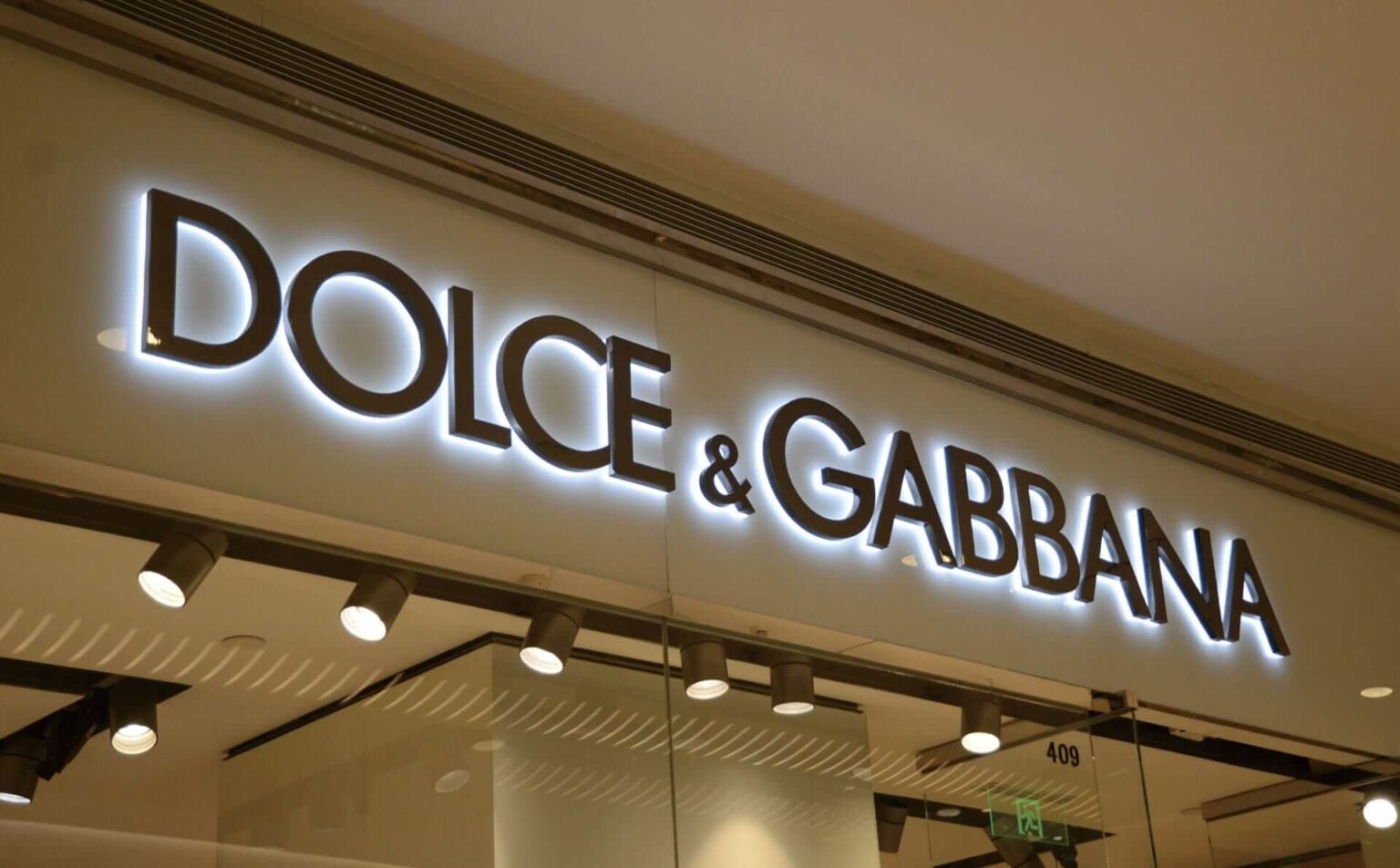 Custom Reverse Channel Letters for Indoor and Outdoor